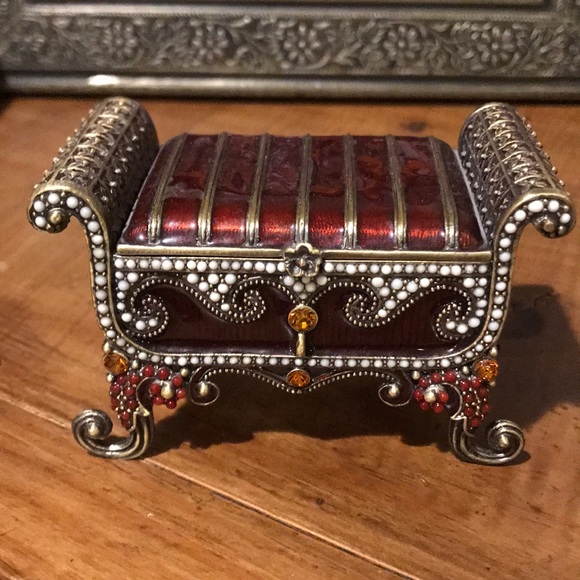 Accents | Adorable Little Chest 3 12 W Approx 2 H | Poshmark